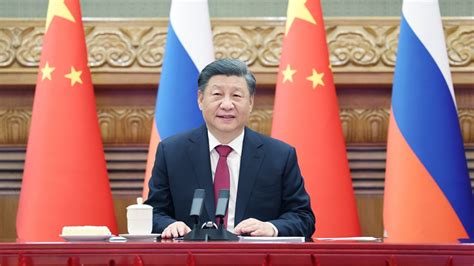 Председатель КНР Си Цзиньпин и президент РФ Владимир Путин провели переговоры по видеосвязи