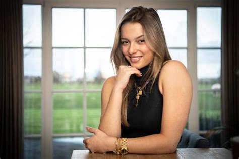 Influencer Luna Dupont 16 Debuteert Als Zangeres “ik Leg Mijn Allerdiepste Gevoelens Bloot