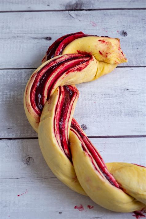 Coronita Babka Cu Fructe De Padure Din Secretele Bucătăriei Chinezești