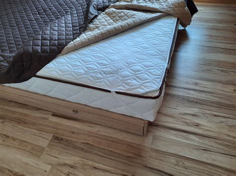 Продавам спалня с матрак Матрак Матраци Рамки Пружини Сливо поле Продавам чисто нова