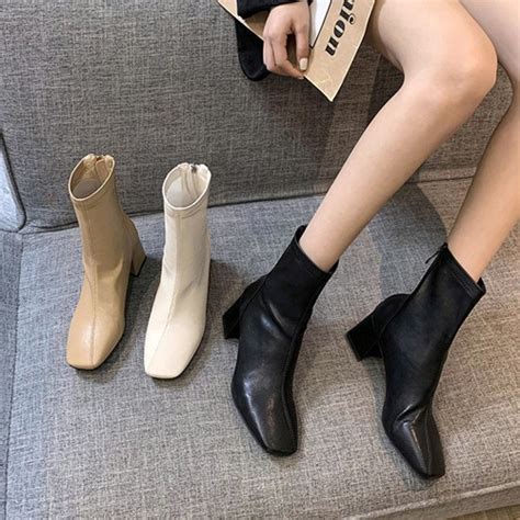 찐코디 S200 베이직 사각코 사선 뒷지퍼 심플 미들 앵클 통굽 청키힐 삭스부츠 슈즈 6cm