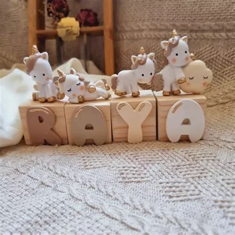 خرید و قیمت استند مکعبی چوبی ب همراه مجسمه یونیکورن از غرفه گالری کودک