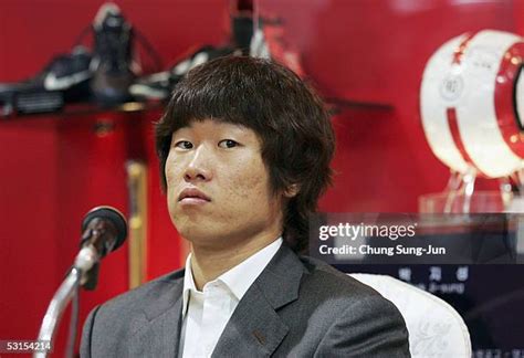 Park Ji Sung Opens Commemoration Hall For Park Photos And Premium High