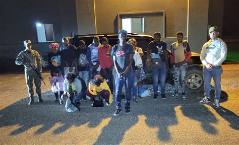 Un Grupo De 69 Haitianos Indocumentados Fue Detenido En Operativos Realizados En Valverde Y