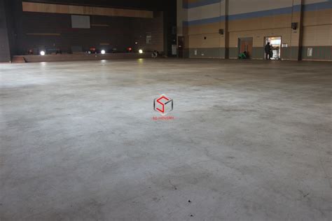 피터의 작업실 셀프레벨링몰탈 자동수평몰탈 울트라플랜으로 울퉁불퉁한 바닥의 구베를 평탄화