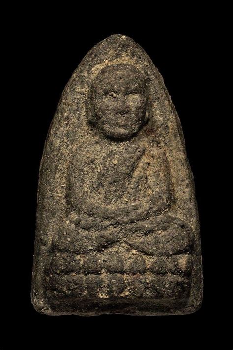 หลวงพ่อทวดเนื้อว่าน วัดช้างให้ หลวงปู่ทวดเนื้อว่านปี 2497 พิมพ์ใหญ่a หัวขีด ครับ 061 6428565