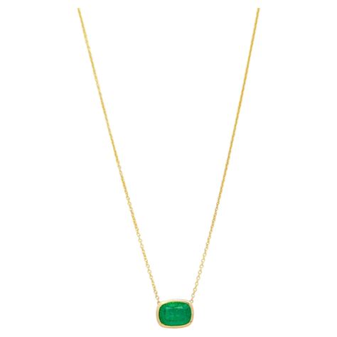 Oval Shape Emerald Necklace In 18k Yellow Gold For Sale At 1stdibs