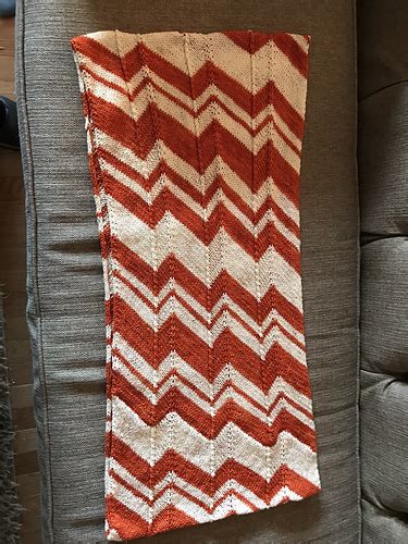ravelry big zig loop pattern by sian price white