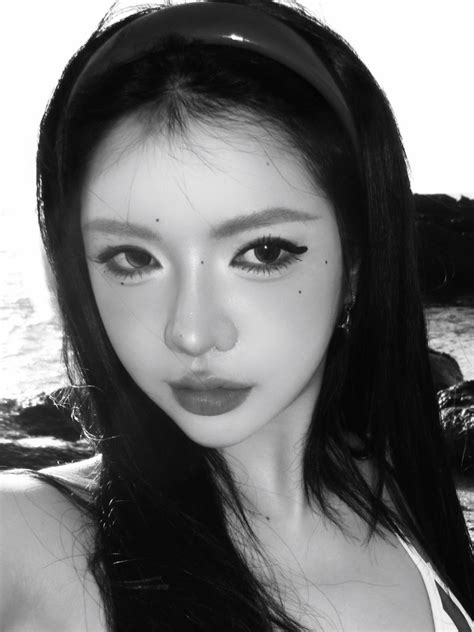 112 Ảnh Ciin Bikini Khiến Dân Tình Mất Máu”