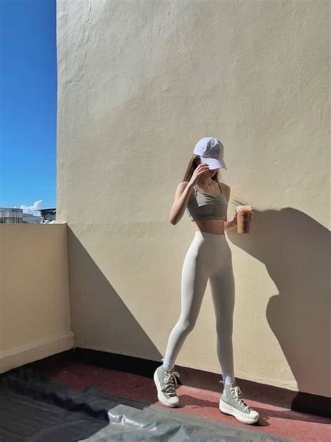 Top Nh G I Xinh T P Gym Khoe Ng Cong Quy N R Thu H T