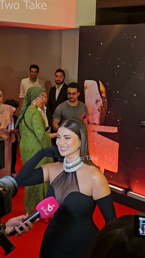 سيلينا جوميز العرب هدي الاتربي تتالق بفستان اسود لتكريمها عن دينا