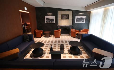 60년대 저택 활용한 스타벅스 장충라운지r 12일 오픈 뉴스1