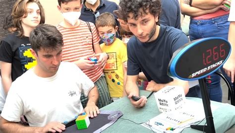 Watch Man Solves Rubiks Cube In 1 26 Seconds Through Trick Internet Reacts