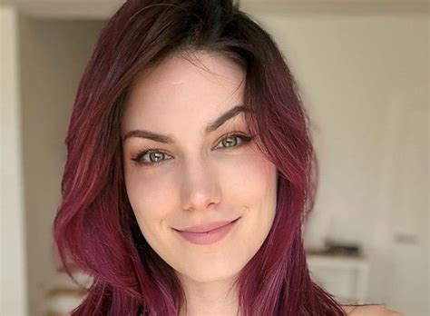 Braless Girls 37 Pics