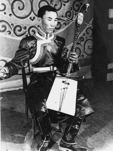 Morin Khuur Г ЖАМЬЯН Манай үеийн алдарт хуурч төрийн шагналт ардын жүжигчин Г Жамьян бол