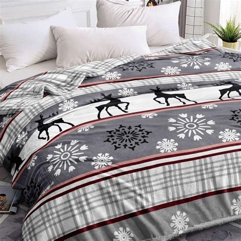 Плед флісовий новорічний євро 200х220 сірий Новорічні олені Ananasko P11163 1005932 — купити