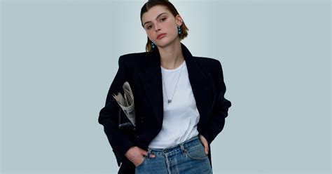 일상을 환기하는 작은 반짝임 넘버링 Kream