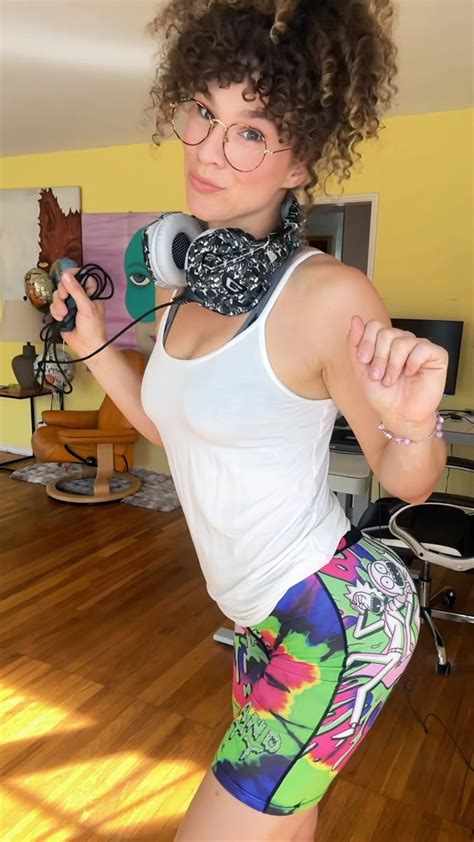 Molly Spockadoo Episode 1 With Steph Girthwin World War 3 Russia