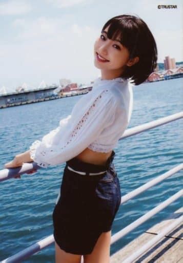 Official Photo Female Actress Rena Takeda Kneecap White Black