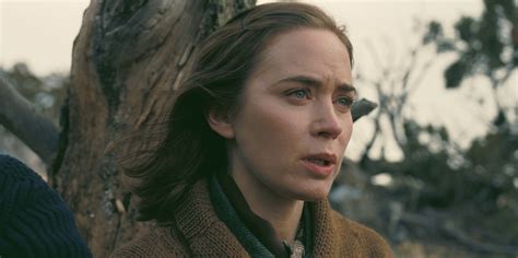 Oppenheimers Emily Blunt Praises Beautifully Written Marriage Storyline