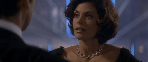 Tag Teri Hatcher « The James Bond Movies