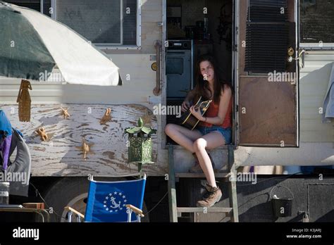 Kristen Stewart In Into The Wild