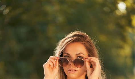 EROS AND GLASSES ANNA LENA STOCKLER