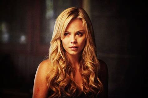 Pictures And Photos Of Laura Vandervoort Laura Vandervoort Female