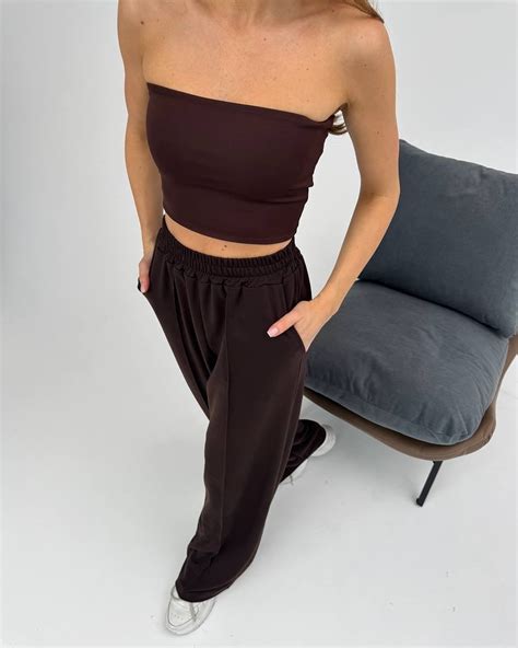 ЖІНОЧИЙ ОДЯГ СУКНІ КОСТЮМИ Топ бандо Мод 2 841 Тканина мікродайвінг подвійний пошив