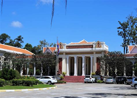 ក្រុមទេសចរខ្មែរ Khmer Tourist ថតនៅបឹងព្រលិត ហួសផ្សារត្រាច ស្រុកសាមគ្គីមានជ័យ ខេត្តកំពង់ឆ្នាំង