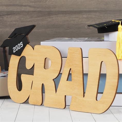 Graduation Wooden Table Decor Class Of 2025 Grad Sign With Cap Design