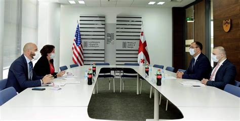 რატი ბრეგაძე Fbi ს ატაშეს შეხვდა