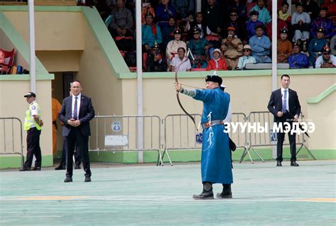 Фото Төрийн гурван өндөрлөг сурын талбайгаар зочиллоо