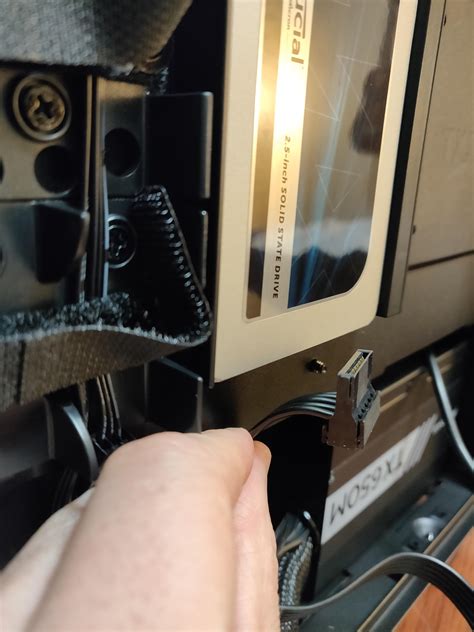 How Do I Connect This Sata Cable To The Ssd R NZXT