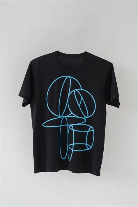 CLOTHES / Opium Univermagas