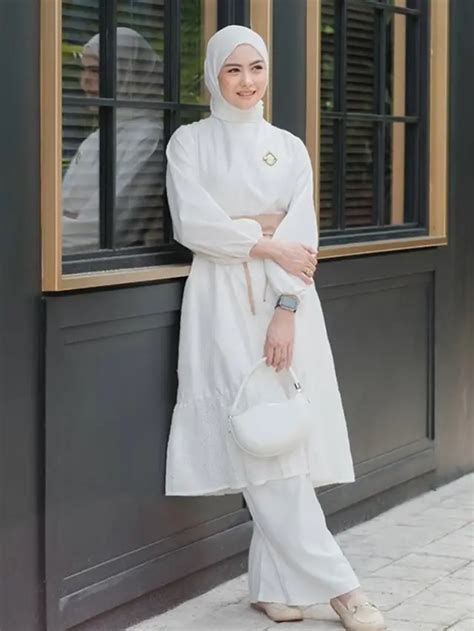 Gaya Hijab Revalina S Temat Simple Tapi Menawan Entertainment