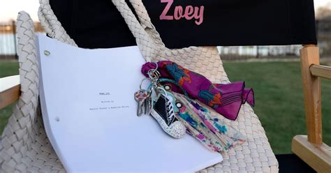 Nickalive Zoey 101 Alum Alexa Nikolas Slams Zoey 102 News After Protesting Against Nickelodeon