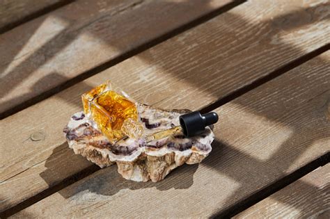 피펫 디스펜서가있는 유리 병의 손톱 및 큐티클 관리를위한 투명한 오일 0명에 대한 스톡 사진 및 기타 이미지 0명 갈색 건강관리와 의술 Istock