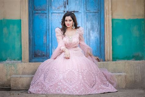 Udaya Bhanu పెళ్లి కూతురిలా పట్టుచీరలో కళకళలాడుతున్న ఉదయ భాను Namasthe Telangana