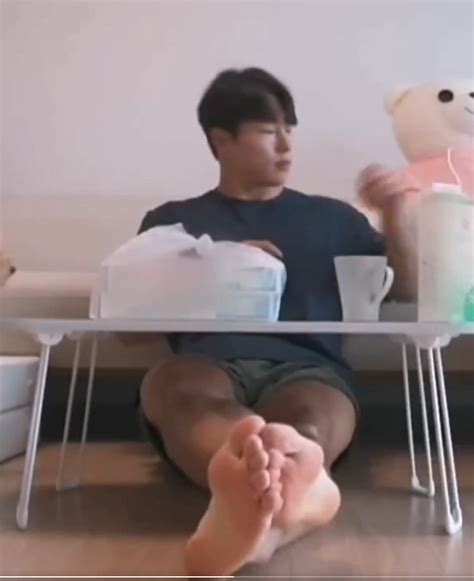 Sung Bin Yuns Feet Sung Bin Yuns Feet