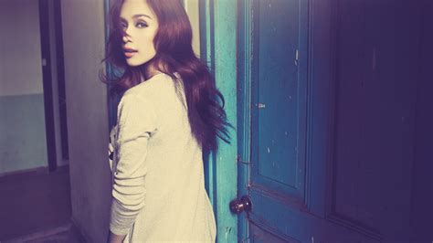 1920x1080 Resolution Brunette Dress Look 1080p Laptop Full Hd