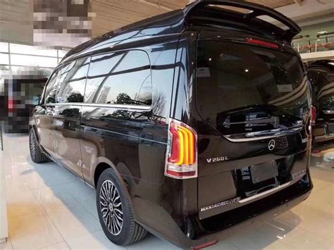 奔驰商务v260l，高顶半隔断电视，土豪版搜狐汽车搜狐网