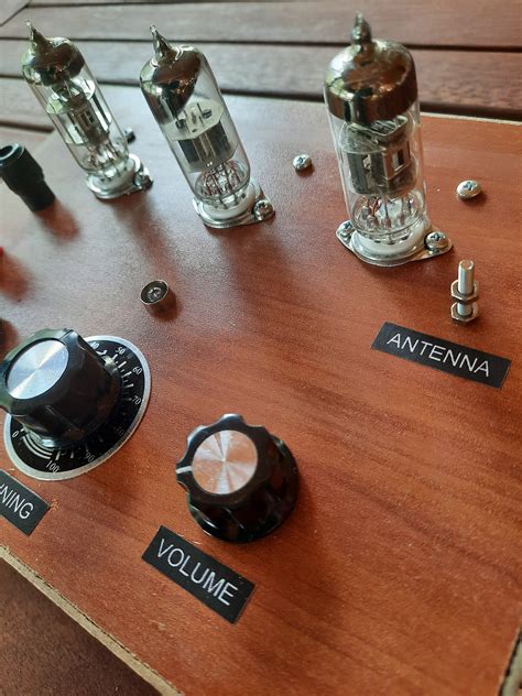 A Handmade Three Tube Super High Performance Regen Radio Receiver For 5 To 30 Mhz Entire