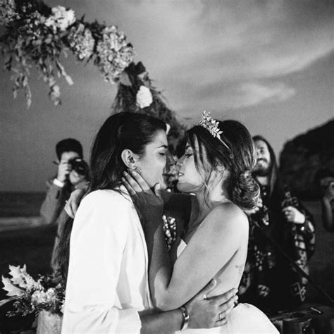 Pin By Earth To Karly On V O W S Lesbian Couple Cute Lesbian Couples