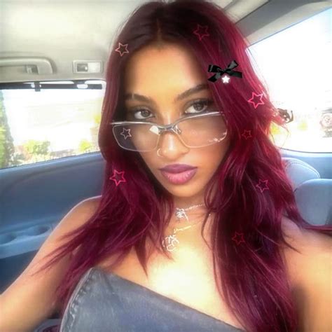 Lara Icon Lara Eyebrow Slits Icon