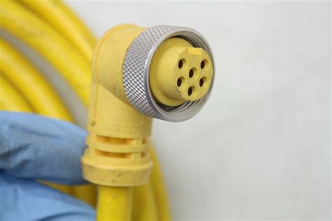 Mencom MIN 6FPX 12 R 6 Pin Cordset Robotic Cable 300V 5A 12 Ft Length Used Motion