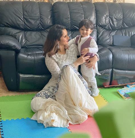 Sania Mirza Shares Adorable Video With Son Reviewit Pk
