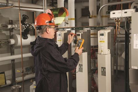 Fluke 179 1ac2 Rugged Multimeter And Non Contact Voltage Detector Combo Kit Fluke