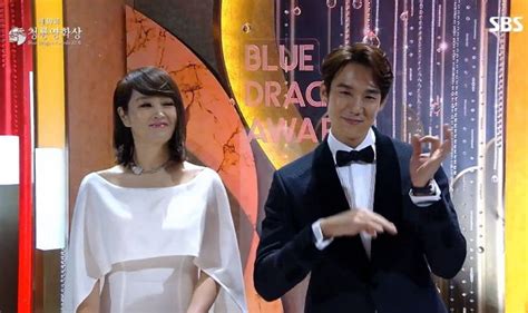 트와이스 축하 무대 보는 ‘청룡영화상 남배우들의 현실 반응 인사이트