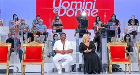 Uomini E Donne Due Ex Tronisti Sbarcano Su Onlyfans
